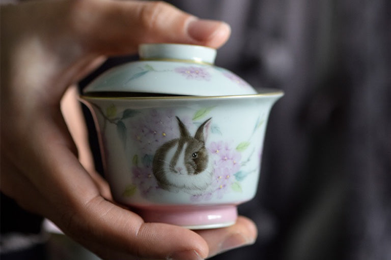 pastel hand-painted rabbit Gai Wan/tea cup(粉彩手绘兔子盖碗/茶杯) – Tong Xin She